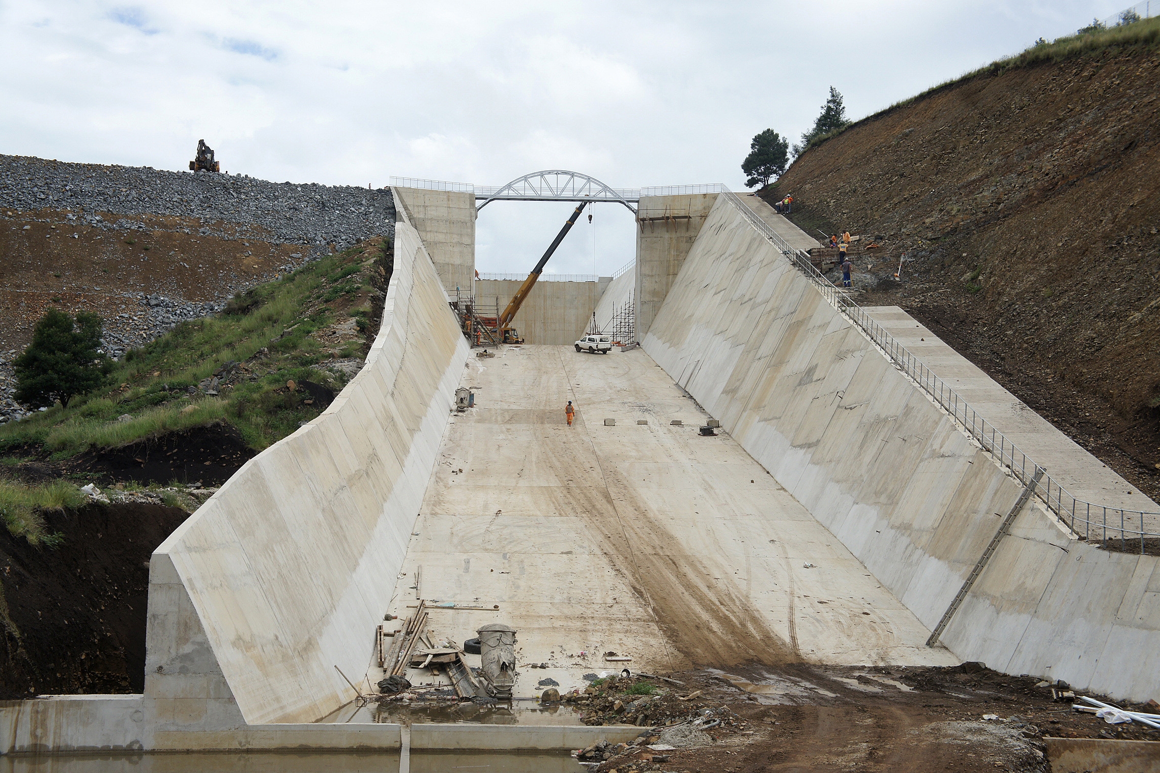 Construction of Ludeke Dam